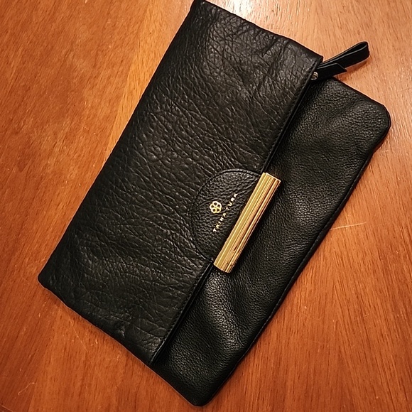 Trina Turk | Bags | Trina Turk Black Leather Envelope Clutch Like New ...